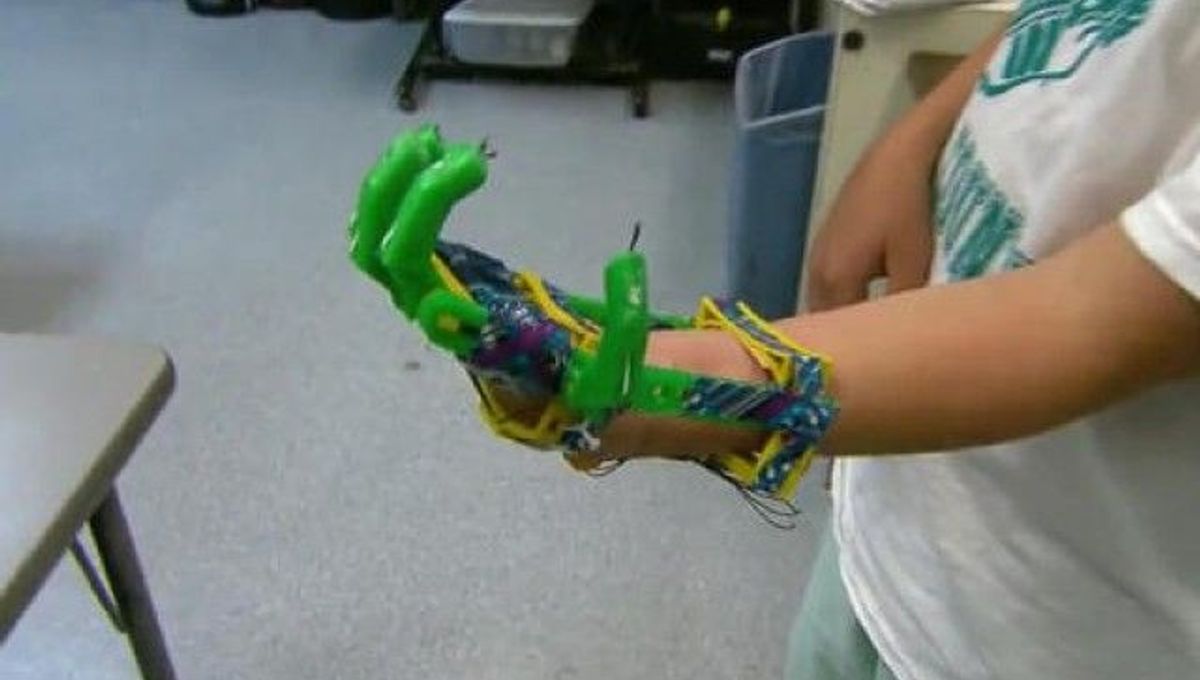 Man Makes 3D Printed Prosthetic Hand For Son For Only $10 | IFLScience