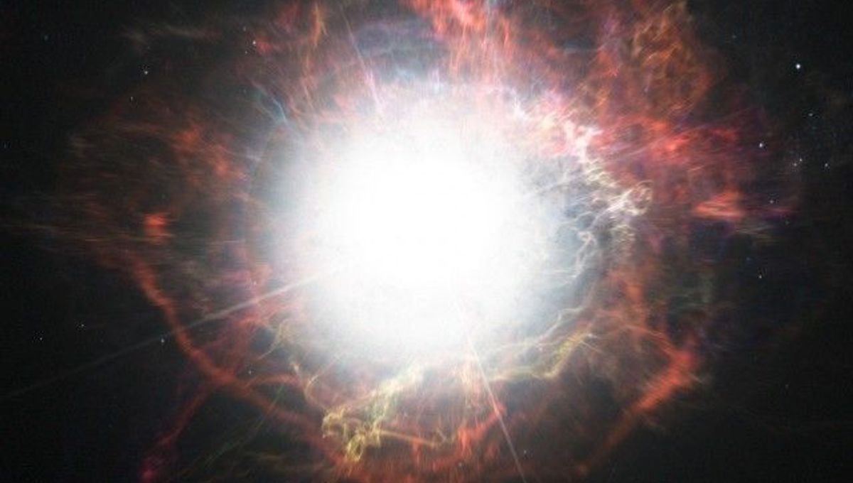 Astronomers Observe Star Dust Formation in Real Time | IFLScience