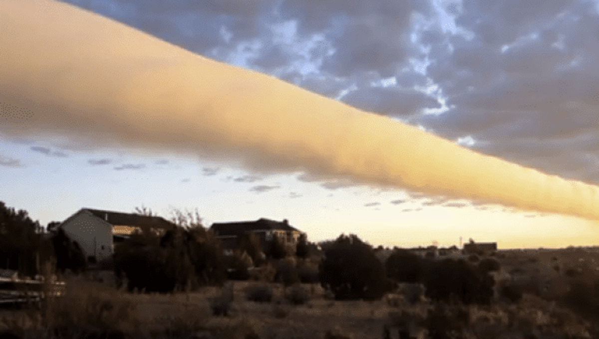 Magnificent Roll Cloud Filmed Over Texas | IFLScience