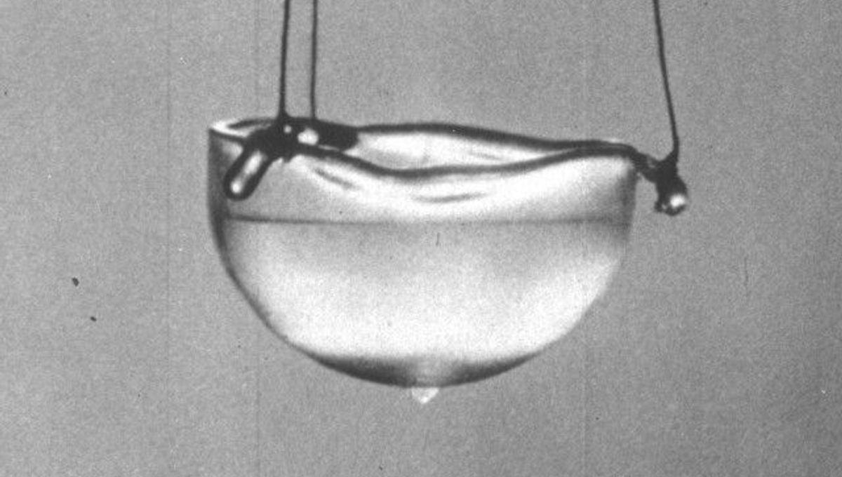 Supercooled Helium Seems To Defy Gravity | IFLScience