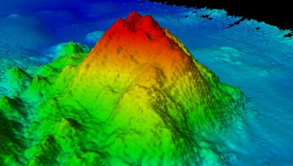 Giant Extinct Volcano Discovered In Pacific Ocean | IFLScience