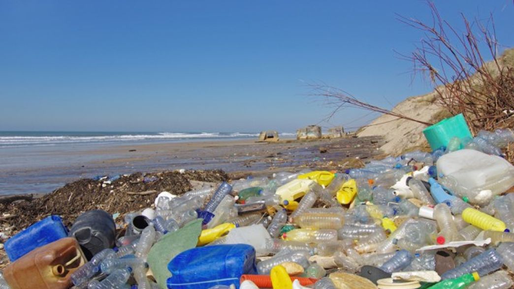 20-Year-Old To Launch World’s First Ocean Cleaning System In 2016 ...