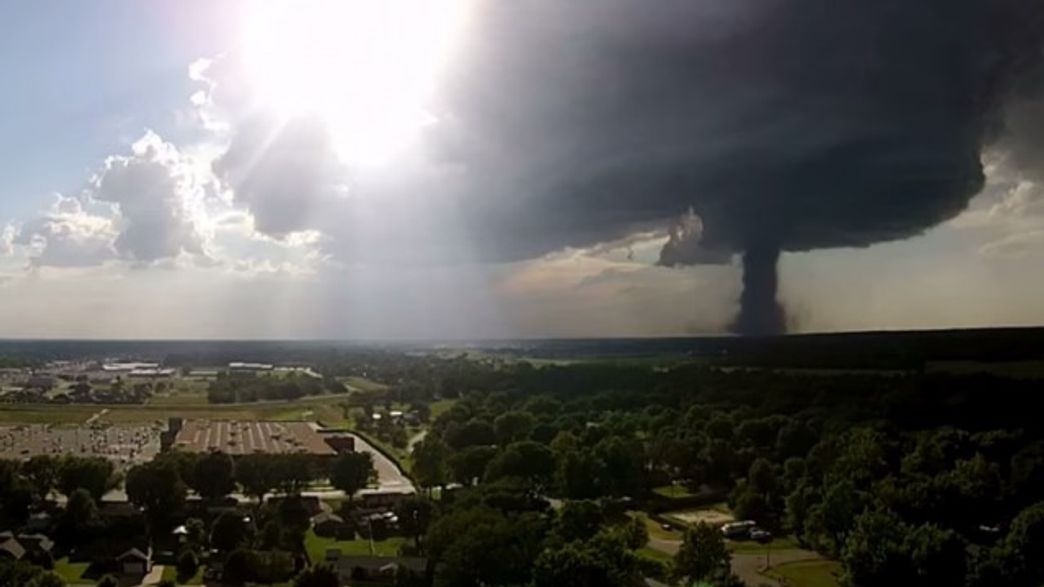 Drone Captures Amazing Footage Of A Tornado | IFLScience