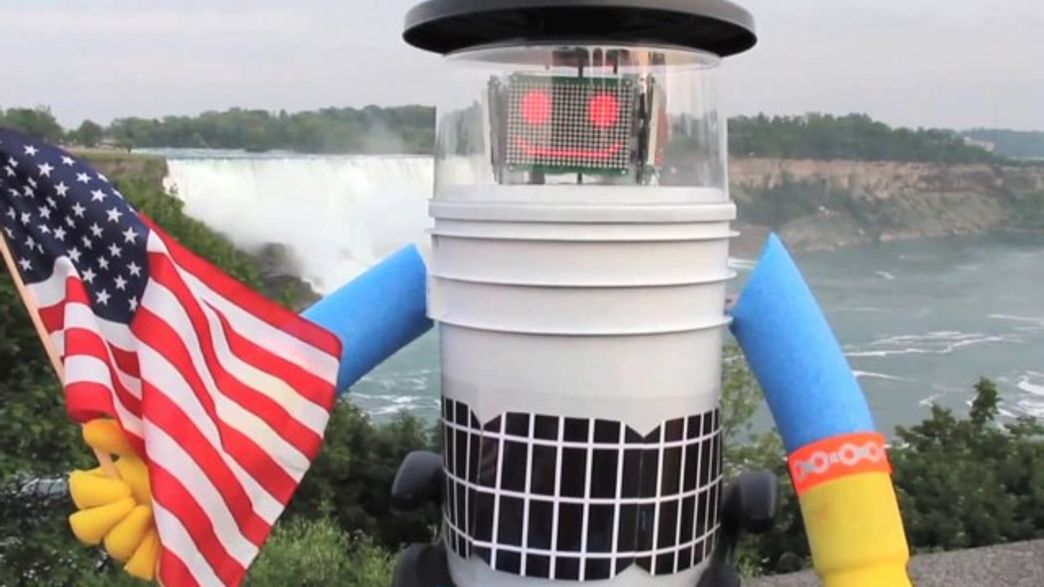 Robot Hitchhiker Will Make Its Way Across The U.S. This Summer | IFLScience