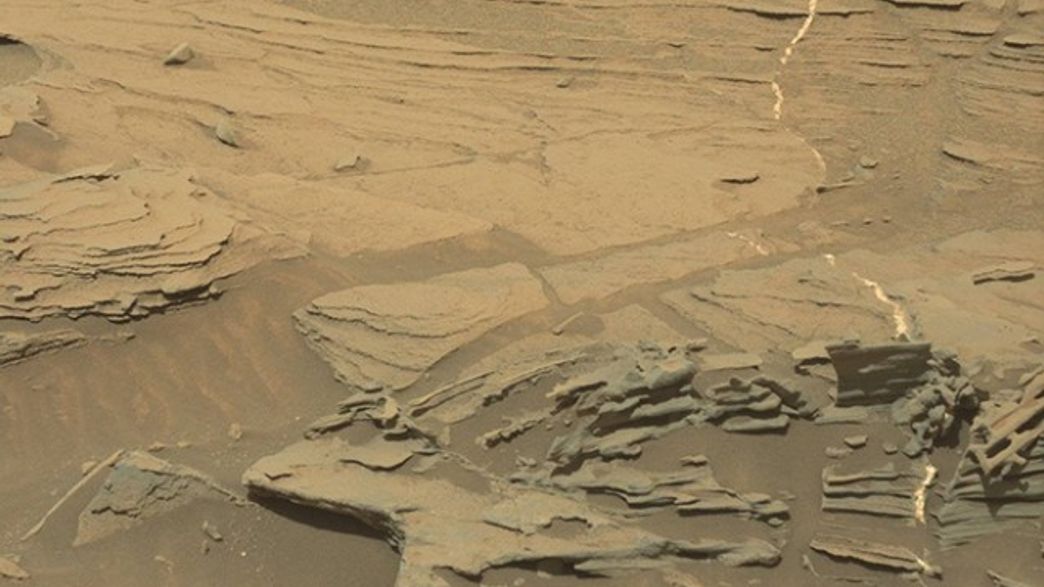Floating Spoon Spotted On Mars | IFLScience
