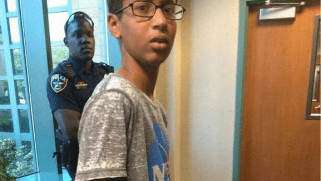 This Boy Was Arrested For Bringing A Clock To Class - And Now He's Been ...