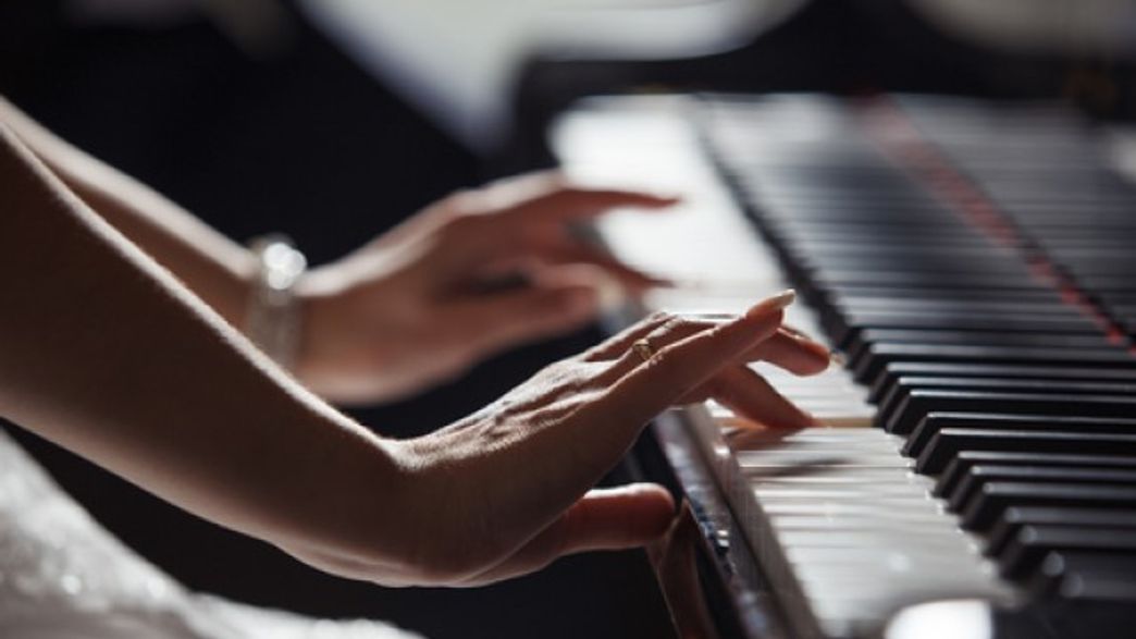 Practising Music Improves The Symmetry Of Your Brain | IFLScience