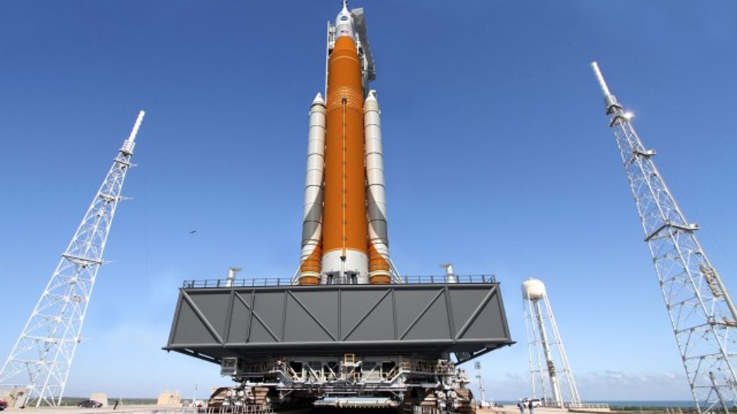 NASA's Mars-Bound Space Launch System Rocket Passes Critical Design ...