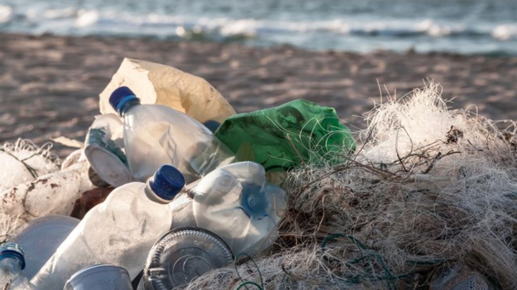 Garbage-Catching Floating Dams Could Help Clean World’s Oceans | IFLScience