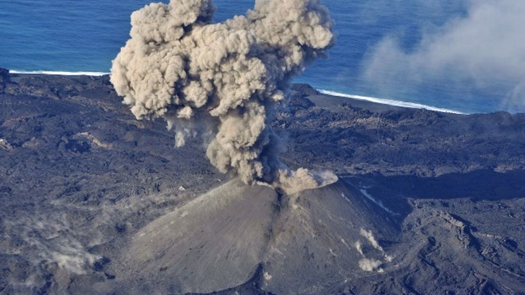 Volcanic Eruption Creates New Island Off Japanese Coast | IFLScience