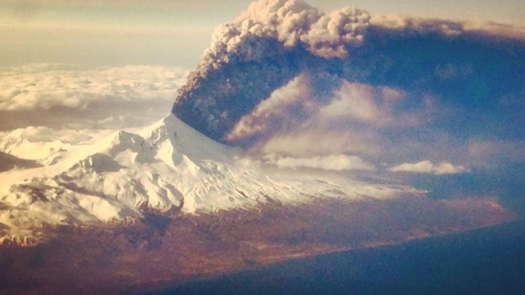 Volcano In Alaska Erupts And Spews Giant Ash Cloud | IFLScience