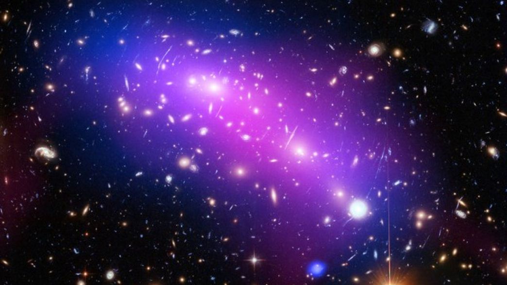 Incredible New Image Shows Two Galaxy Clusters Colliding | IFLScience