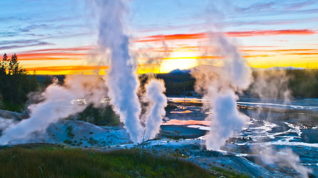 Man Dies After Falling Into Yellowstone Hot Spring | IFLScience