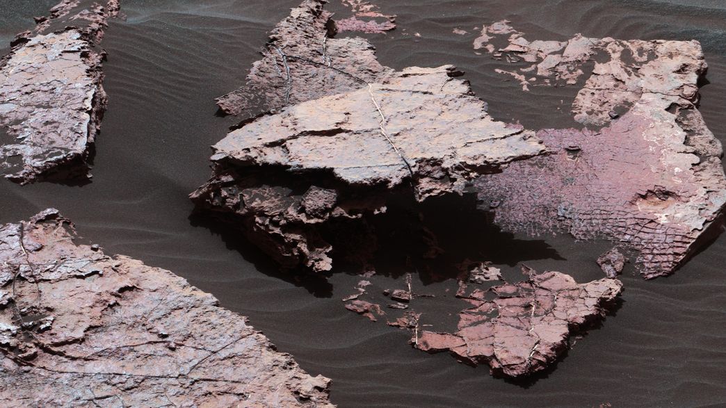 NASA's Curiosity Rover Has Found More Evidence Of Ancient Lakes On Mars ...