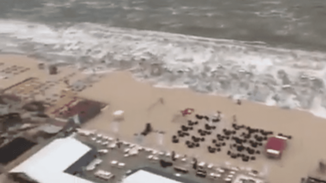 A Miniature Tsunami Just Hit The Netherlands - Check Out This Footage ...