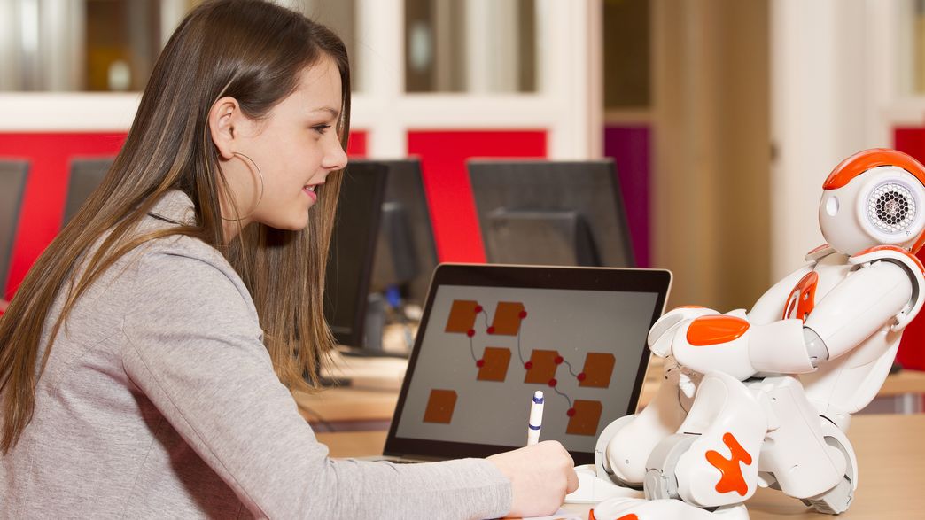 "Code Like A Girl" Bill Will Fund Computer Science Education For Young ...