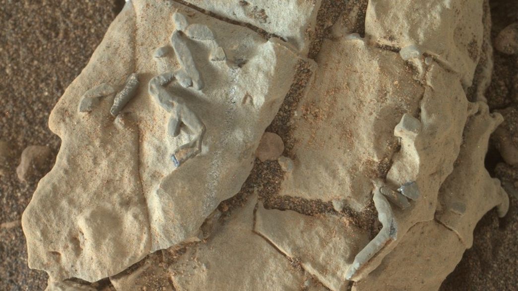 Curiosity Releases Image Of Strange "Stick-Like Figures" On Mars And ...