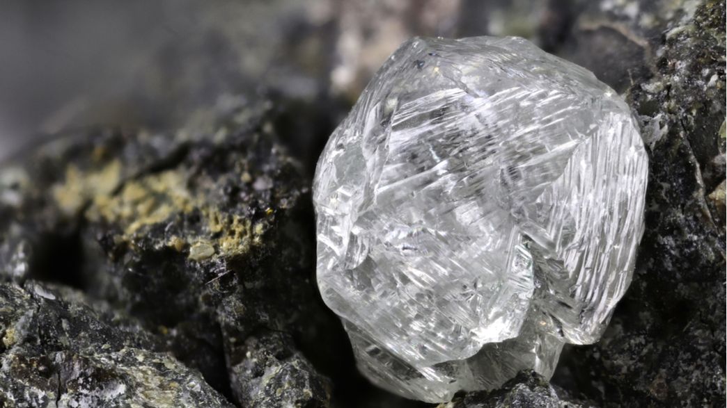 Scientists Have Managed To Physically Bend Diamonds | IFLScience