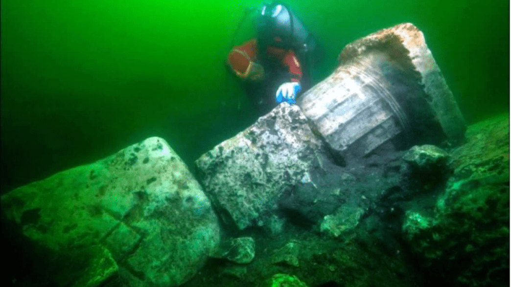 Divers Discover Extraordinary Treasures In "Egypt's Atlantis" | IFLScience