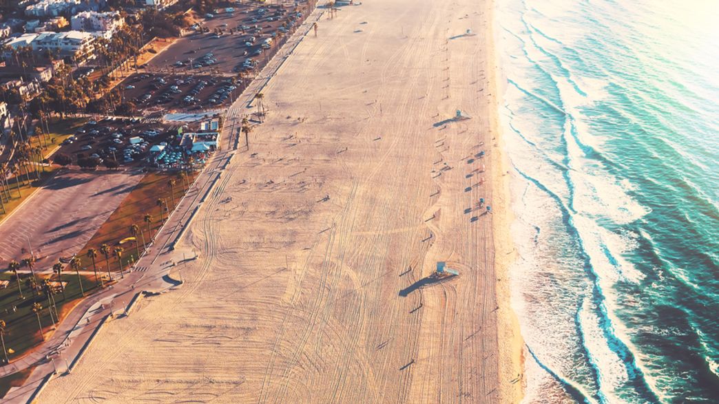 Drone Videos Show American Cities Turned To Ghost Towns Under Lockdown ...