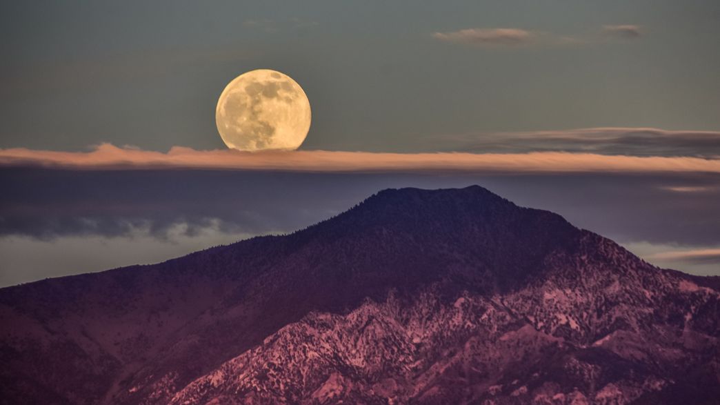 Enjoy The Super Pink Moon Tonight | IFLScience