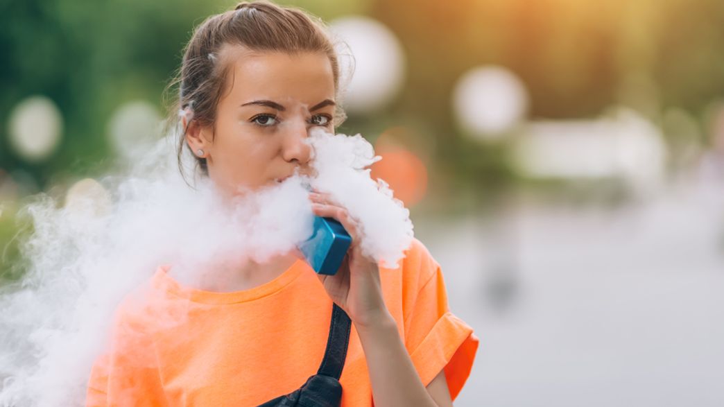 Expert Explains Why You Should Stop Vaping During The Covid-19 Pandemic ...