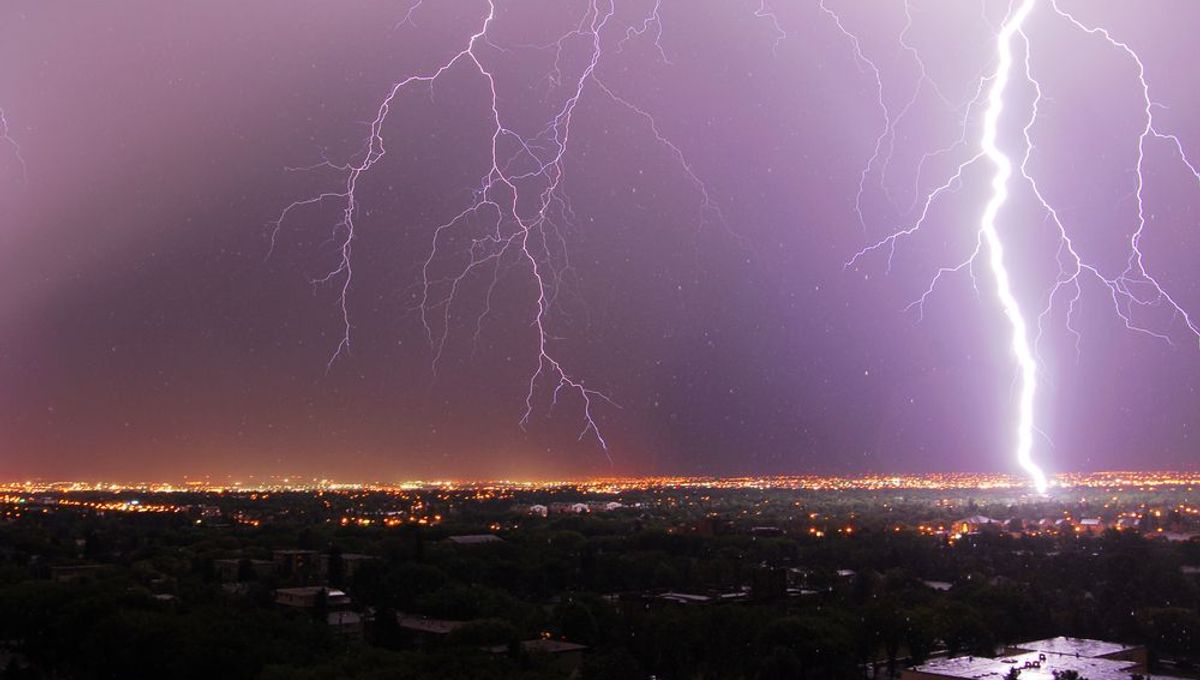 Canada's Wildfires Sparked Over 710,000 Lightning Events In 15 Hours ...