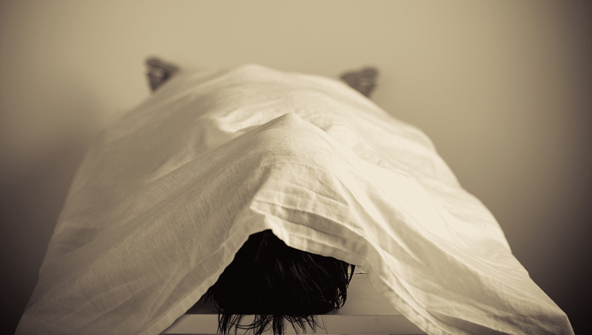 Footage Shows Morgue Workers Discovering A "Corpse" Is Still Alive ...