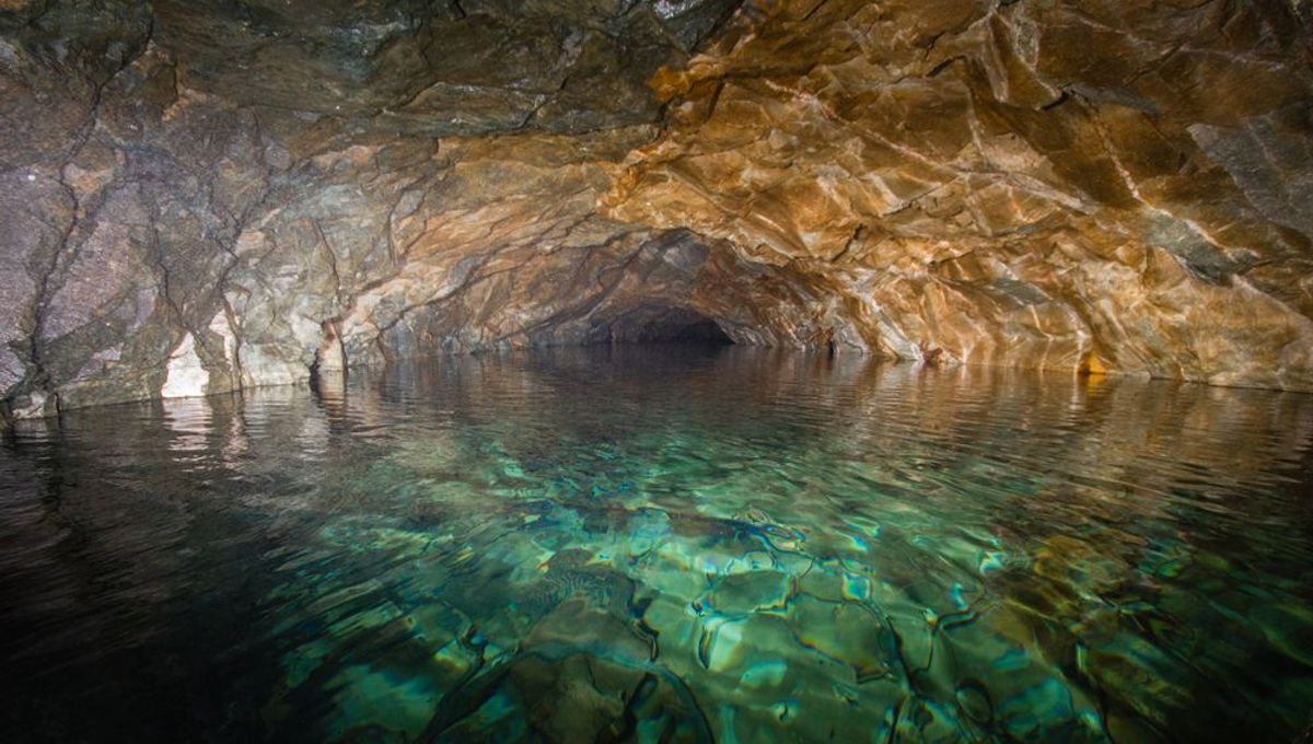 World's Oldest Water Discovered 3 Kilometers Underground | IFLScience