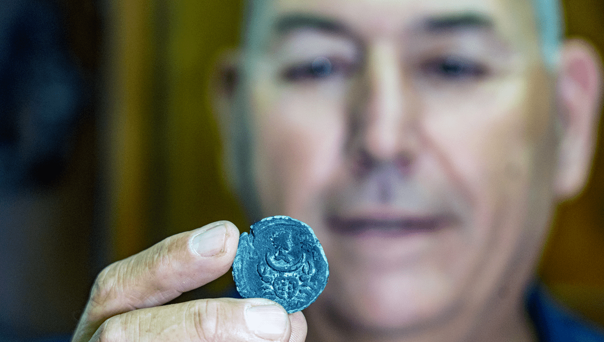 Beautiful Coin Depicting The Moon Goddess Found On Israeli Coast ...