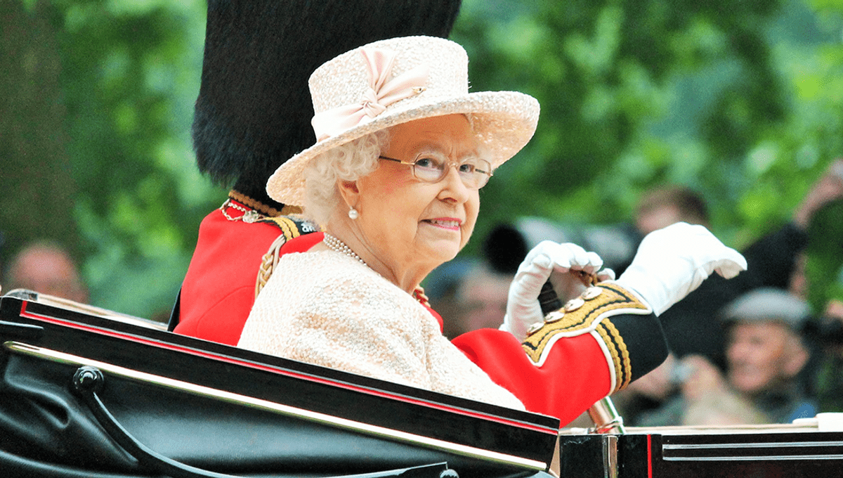 The Queue To See The Queen's Coffin Could Be Seen From Space | IFLScience