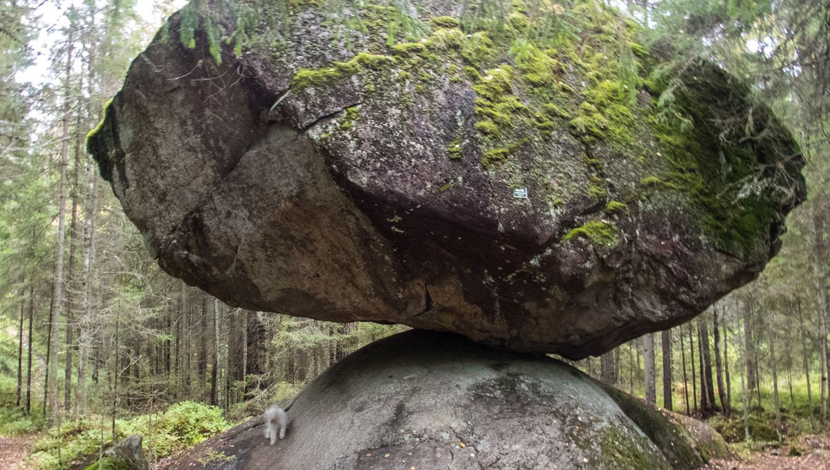 A Peculiar Natural Phenomenon Created The Kummakivi Rock Formation ...
