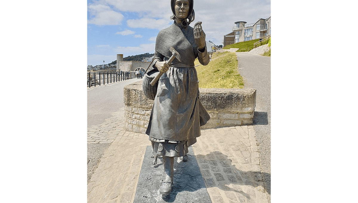 A Mary Anning Biography Written In Her Lifetime Is Finally Public ...