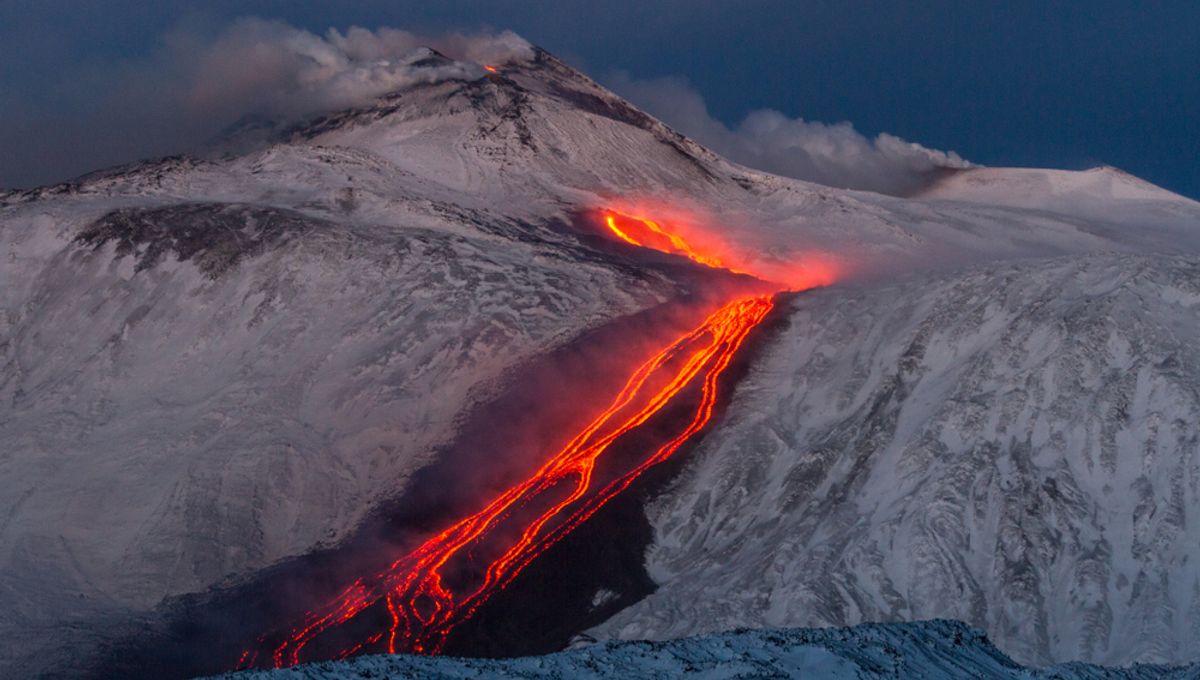 Watch What Happens When You Throw Snow Onto Lava | IFLScience