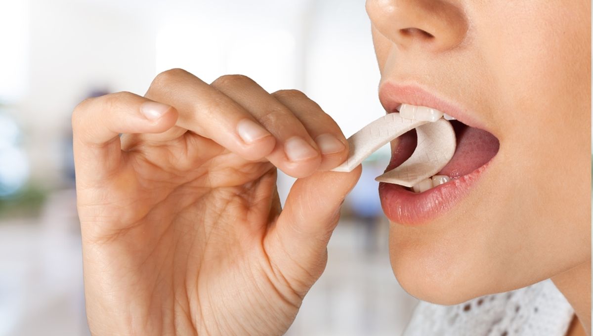 What's The Truth About Swallowing Gum? | IFLScience