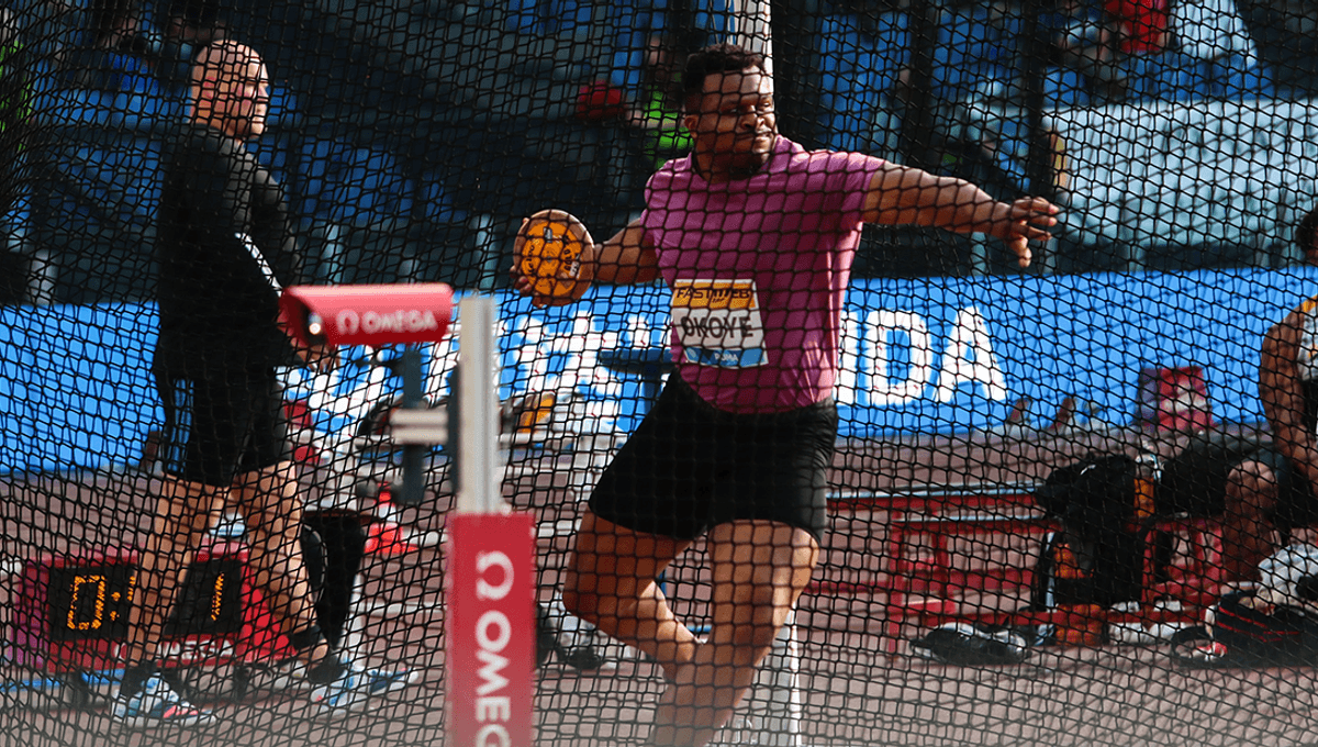 Athlete Shares Rare Symptom Where His Leg Looks Like It's "Made Out Of ...