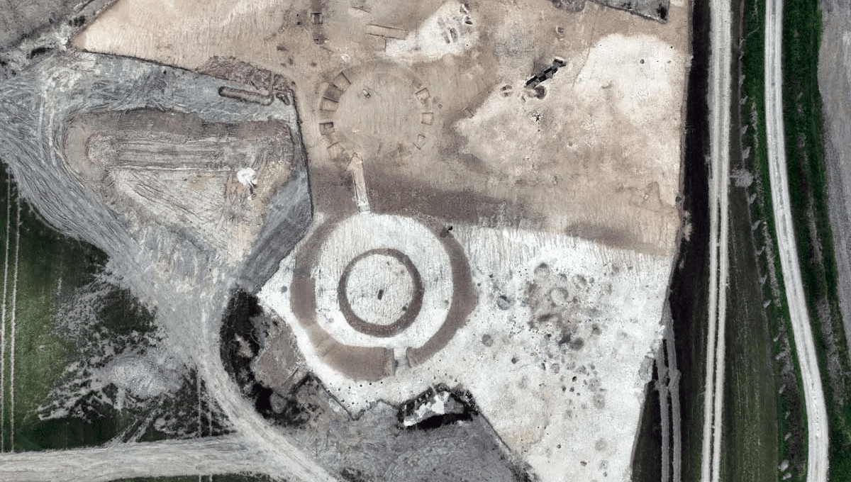 Giant New Cemetery Complex Found Down The Road From Stonehenge | IFLScience