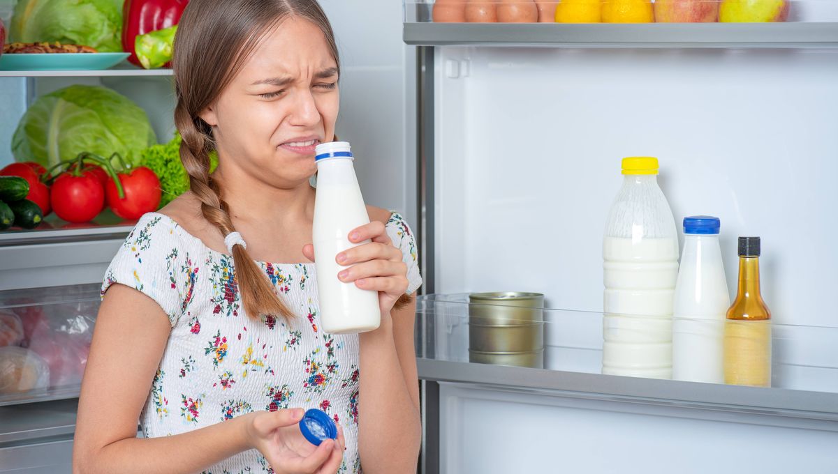 How Do You Decide When To Throw Away Milk? | IFLScience