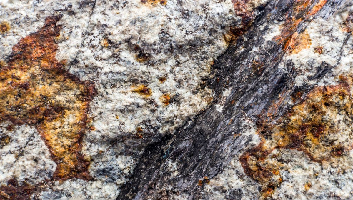 Never-Before-Seen Type Of Crystals Found Lurking In Chelyabinsk ...