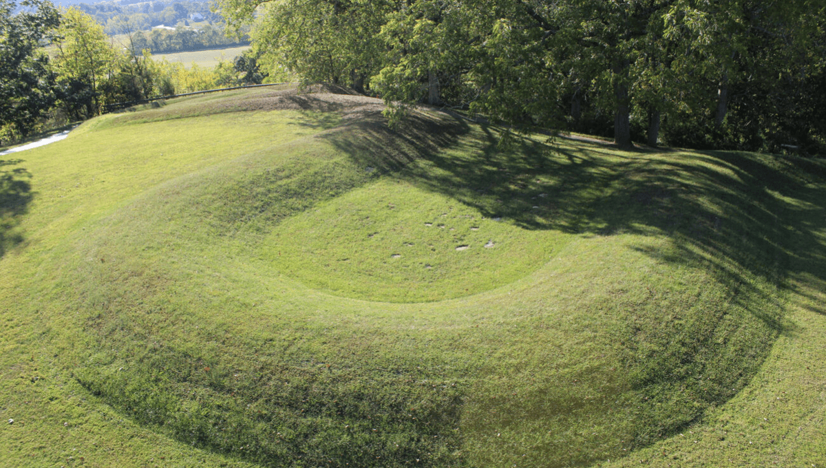 Serpent Mound: A Mysterious 400-Meter Snake Lurks In Ohio's River ...
