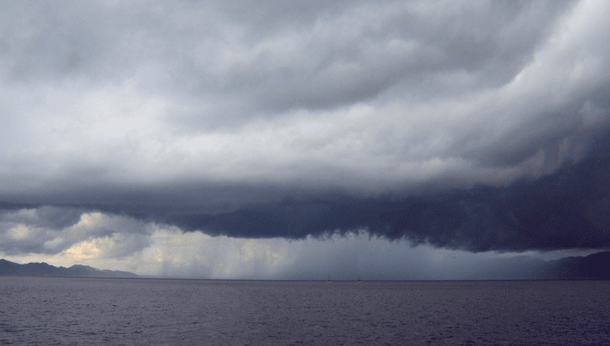 Clouds Can Weigh Incredible Amounts, So How Do They Stay In The Sky? | IFLScience