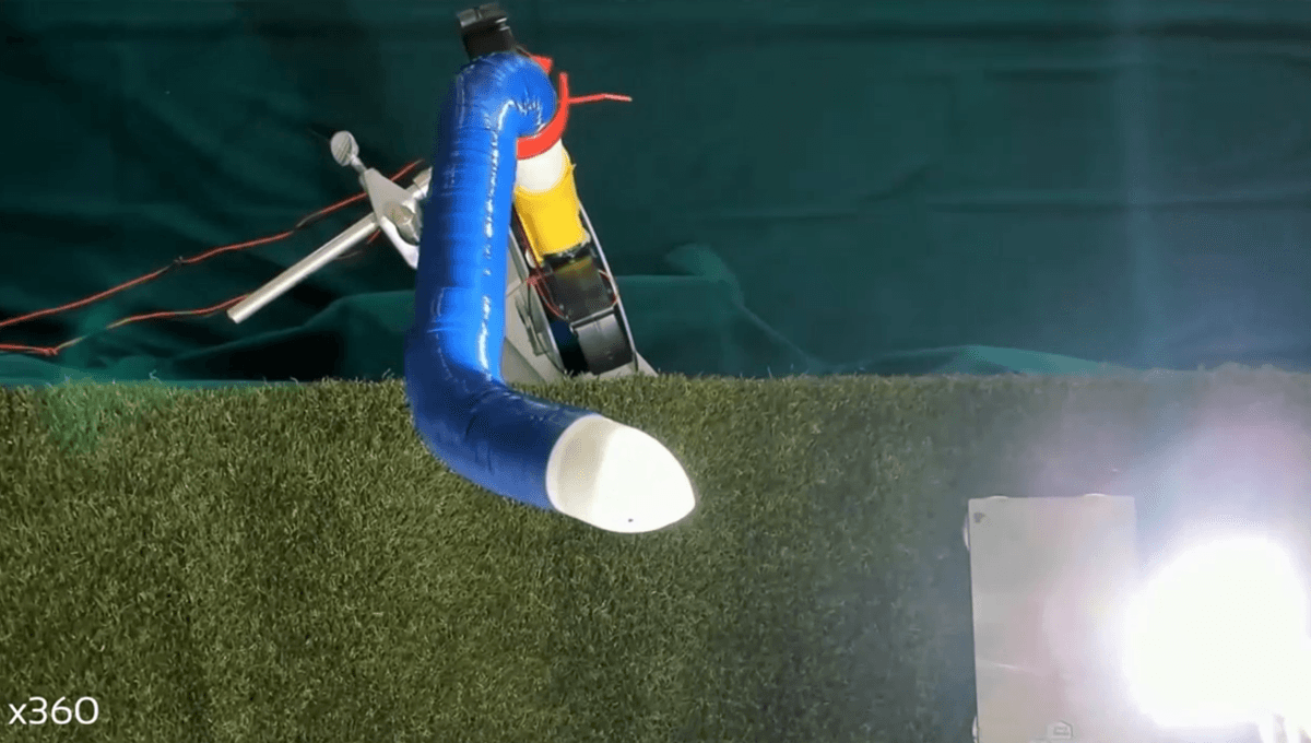 Watch This Soft, Snake-Like 3D-Printing Robot Grow As It Moves | IFLScience
