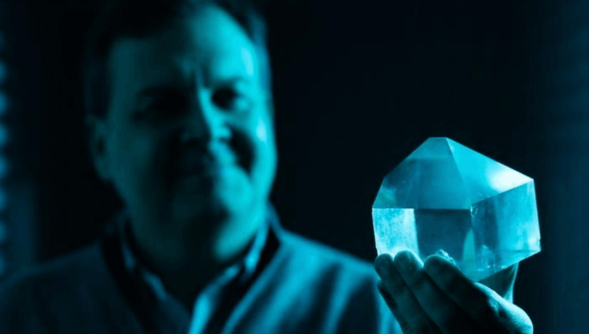 How Do Crystals Grow? In A Two-Step Process Driven By Their Kinks ...
