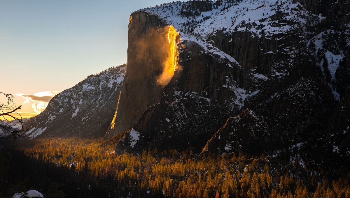 Watch The Sun Turn Yosemite’s Horsetail Fall Into A Flowing Golden ...