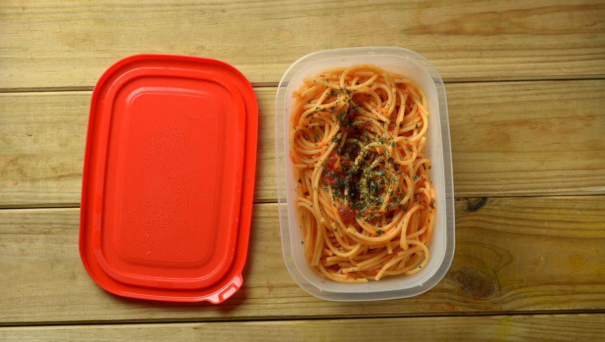 I Stored Tomato-Based Food In A Plastic Container – Is It Doomed ...