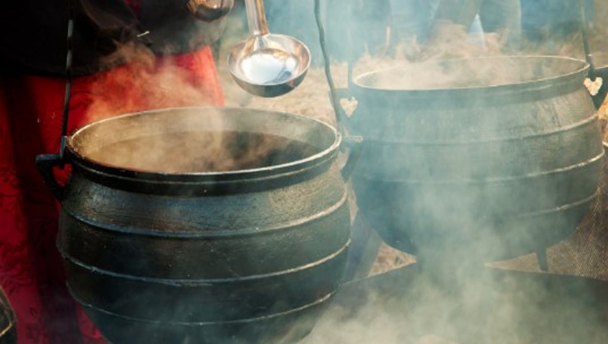 Bronze Age Blood Cauldrons Were Used For Sausage Production | IFLScience