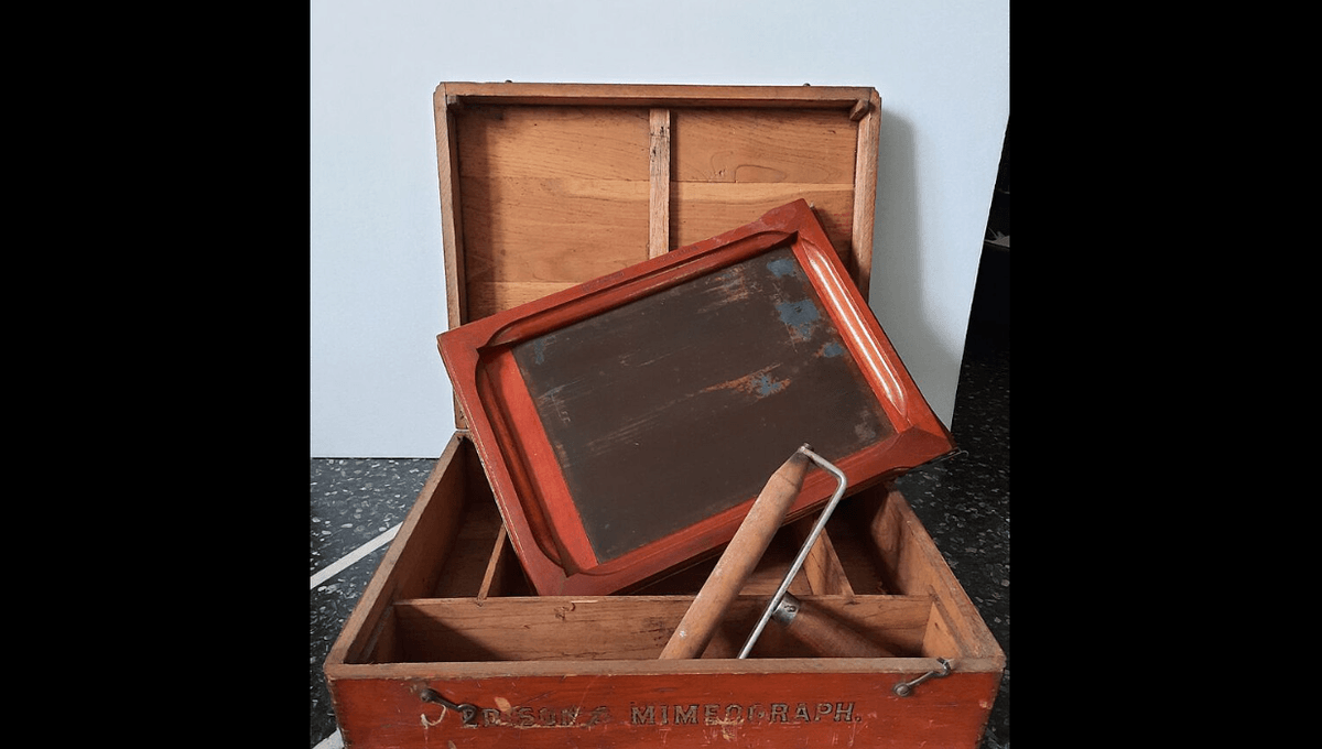 The Captivating Story Of The Mimeograph Machine | IFLScience