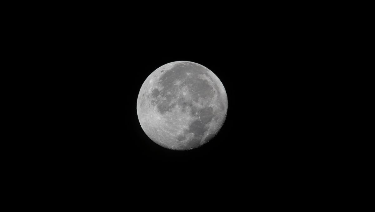 Volcanoes Were Going Off On The Moon During The Age Of Dinosaurs ...