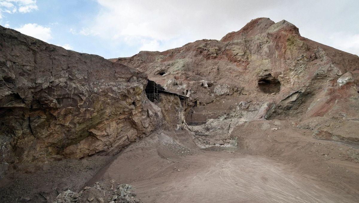 Ancient Iranian "Saltmen" Mummified In Mine 2,500 Years Ago Depicted In ...