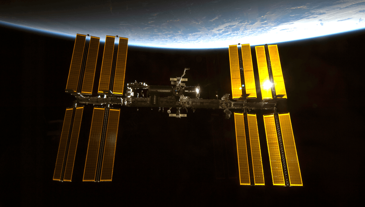 New World Record Set With 19 Humans In Earth Orbit At The Same Time ...